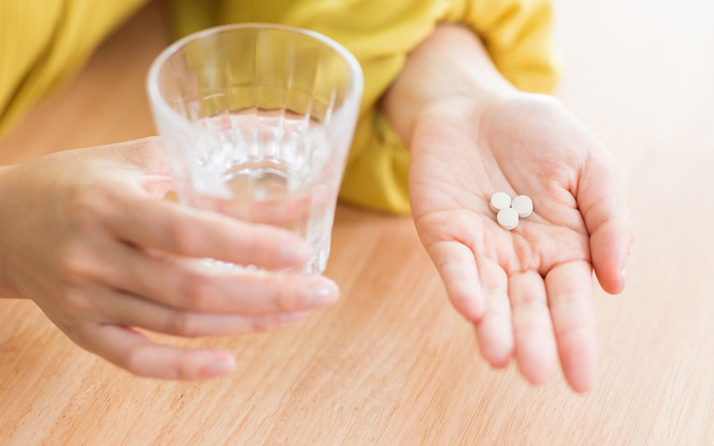 ニキビ跡は薬で消せる？よく効く市販薬・医薬品と選び方を紹介｜ANS. magazine